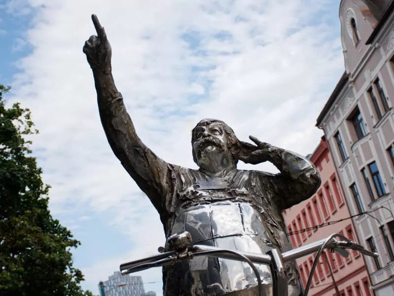 Socha Júliusa Satinského - Otv.hodiny, Cenník, Parkovanie, Mapa