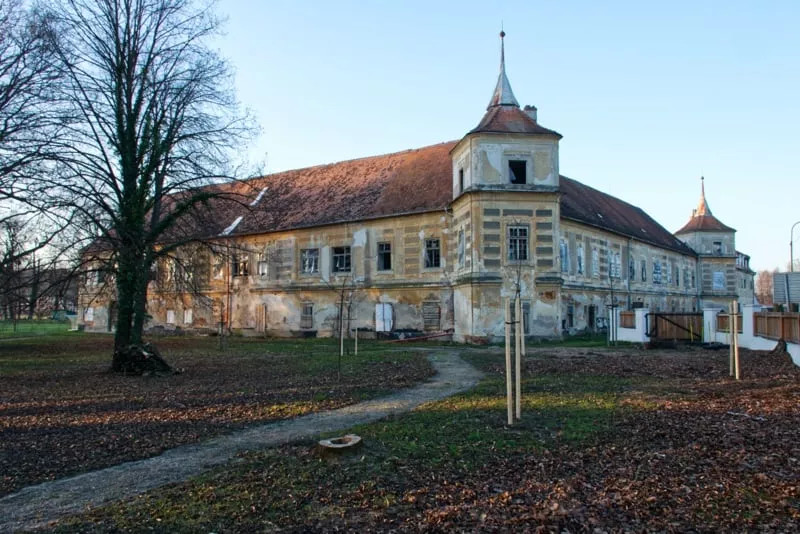 Kaštieľ Jablonica - Otv.hodiny, Cenník, Parkovanie, Mapa