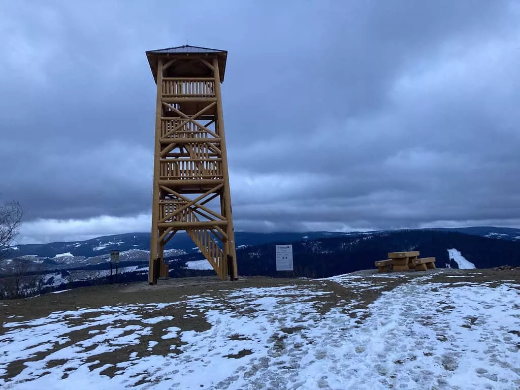 Vyhliadková veža Krušetnica - Otv.hodiny, Cenník, Parkovanie, Mapa