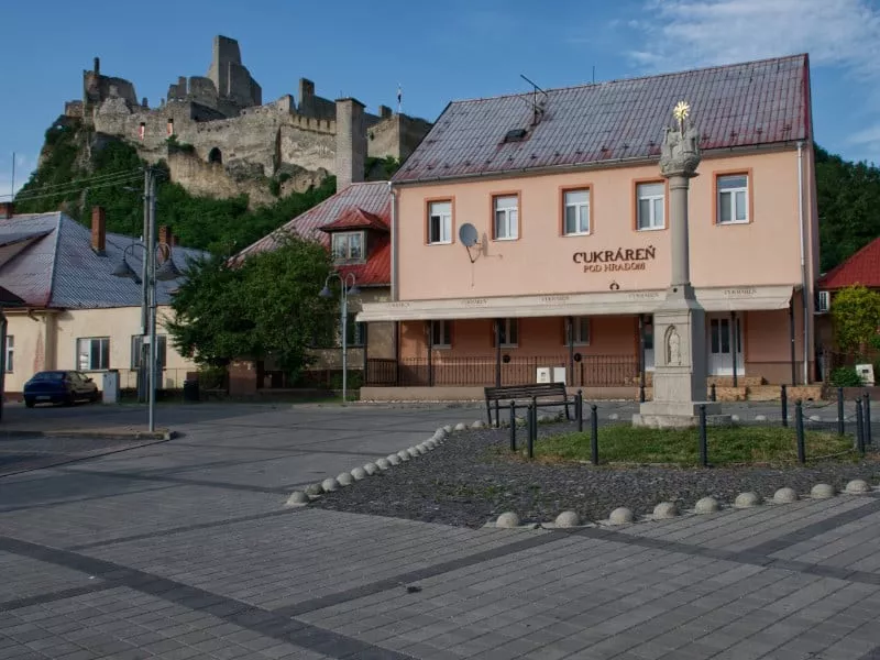 Hrad Beckov - Otv.hodiny, Cenník, Parkovanie, Mapa