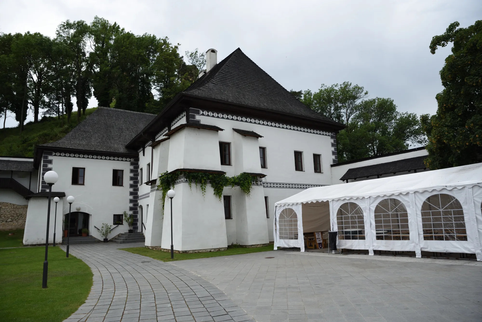 Múzeum histórie obce Divín - Otv.hodiny, Cenník, Parkovanie, Mapa